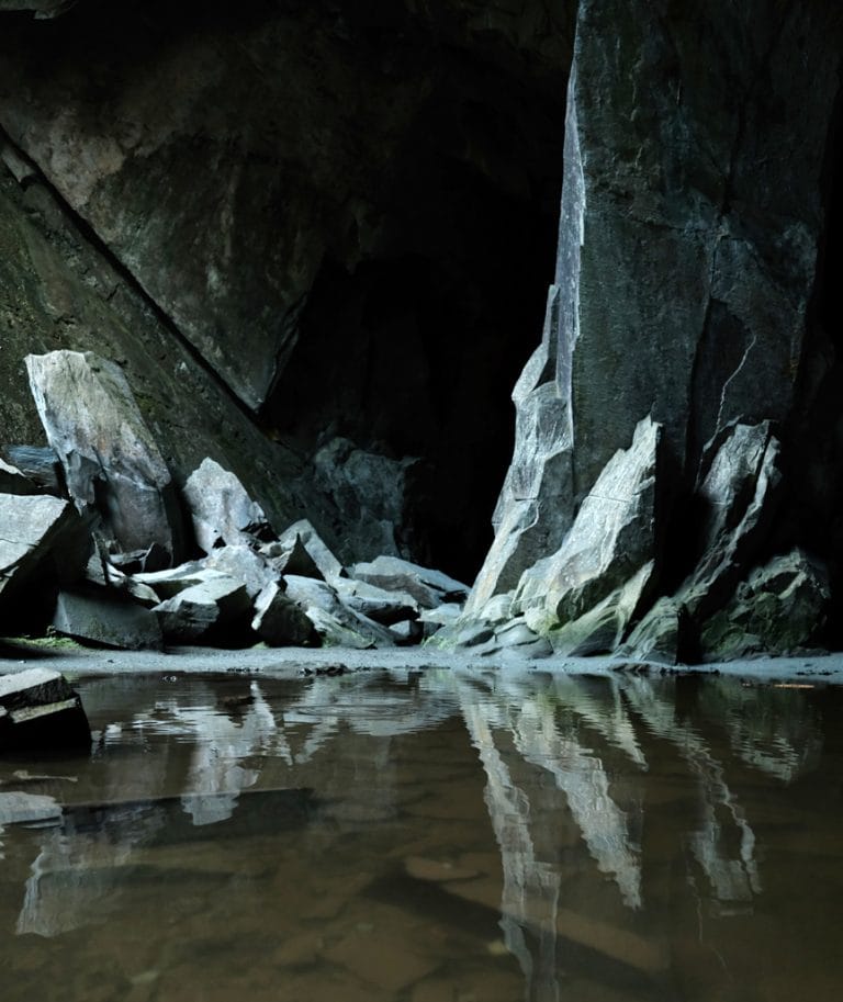 Slater's Bridge And Cathedral Cave - A Circular Walk - Damien Walmsley ...
